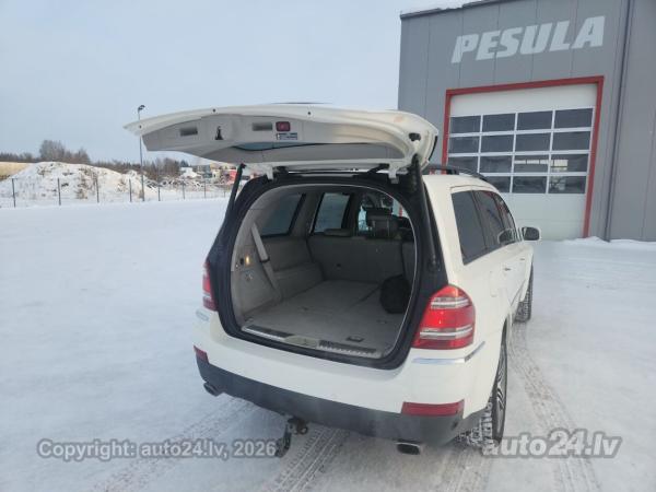 Balts Mercedes-Benz GL-Class 2007 Tallina, ar dzinēja tilpumu 4.70 L un nobraukumu 327 tūkst. km par 8000 €, foto 5 vietnē AUTOMOTO.COM.LV