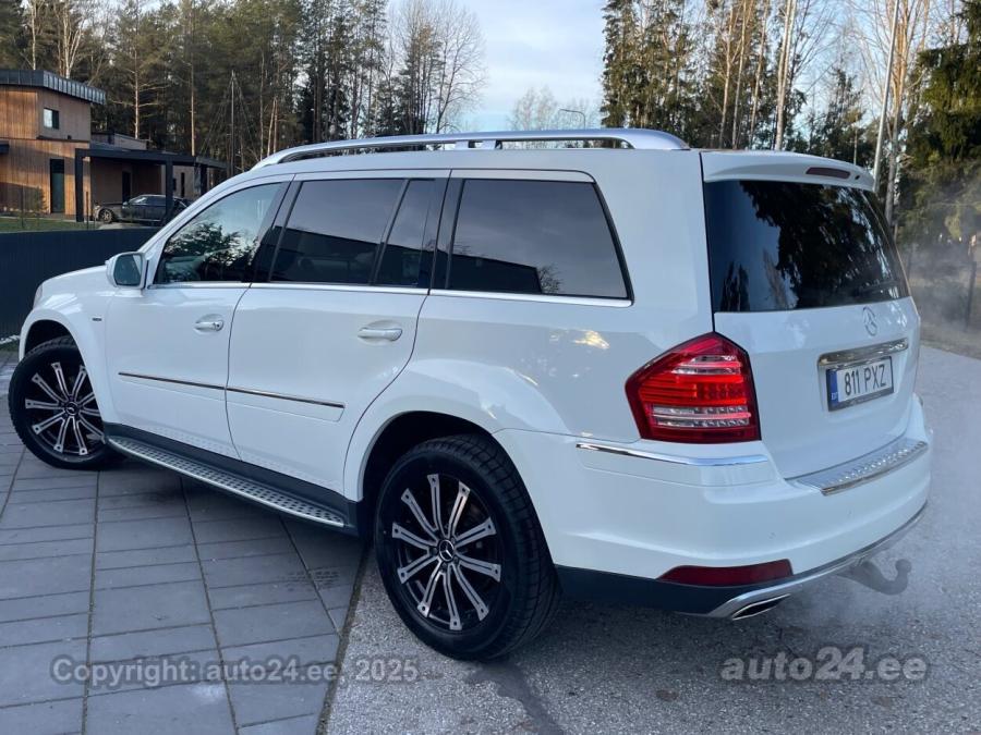 Balts Mercedes-Benz GL-Class 2010 Tartu, ar dzinēja tilpumu 3.00 L un nobraukumu 346 tūkst. km par 13999 €, foto 2 vietnē AUTOMOTO.COM.LV