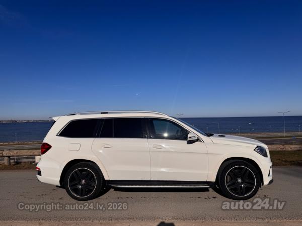 White Mercedes-Benz GL-Class 2014 in Tallinn, with an engine capacity of 3.00 L and mileage of 236 thousand km for 23900 €, photo 2 on AUTOMOTO.COM.LV