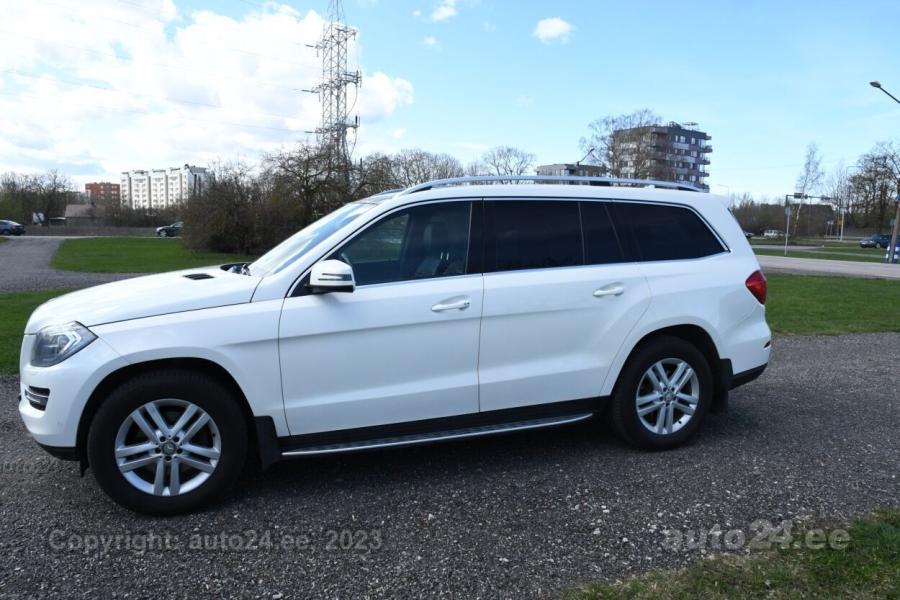 Balts Mercedes-Benz GL-Class 2015 Tallina, ar dzinēja tilpumu 3.00 L un nobraukumu 126 tūkst. km par 30000 €, foto 3 vietnē AUTOMOTO.COM.LV