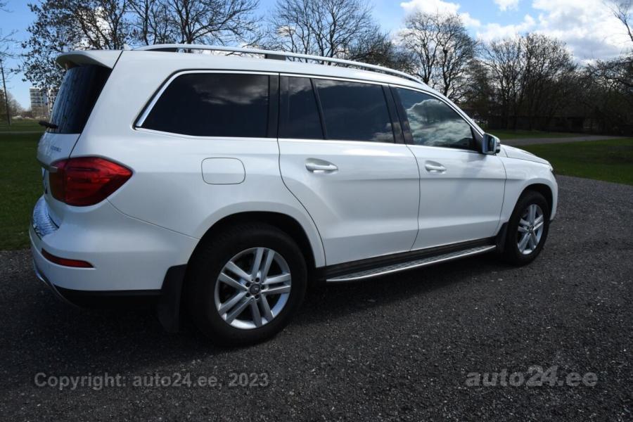 Balts Mercedes-Benz GL-Class 2015 Tallina, ar dzinēja tilpumu 3.00 L un nobraukumu 126 tūkst. km par 30000 €, foto 5 vietnē AUTOMOTO.COM.LV