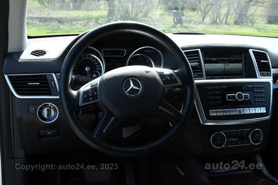 Balts Mercedes-Benz GL-Class 2015 Tallina, ar dzinēja tilpumu 3.00 L un nobraukumu 126 tūkst. km par 30000 €, foto 17 vietnē AUTOMOTO.COM.LV