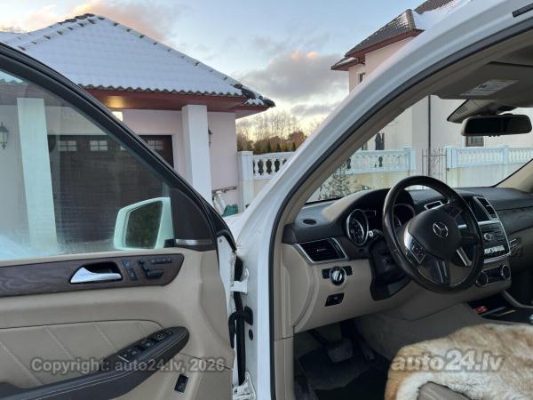 Balts Mercedes-Benz GL-Class 2015 Tallina, ar dzinēja tilpumu 3.00 L un nobraukumu 224 tūkst. km par 24990 €, foto 6 vietnē AUTOMOTO.COM.LV