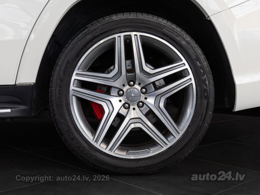 Balts Mercedes-Benz GL-Class 2015 Tallina, ar dzinēja tilpumu 5.50 L un nobraukumu 95 tūkst. km par 44990 €, foto 16 vietnē AUTOMOTO.COM.LV