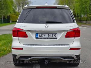White Mercedes-Benz GL-Class 2015 in Tallinn, with an engine capacity of 3.00 L and mileage of 277 thousand km for 15990 €, photo 6 on AUTOMOTO.COM.LV