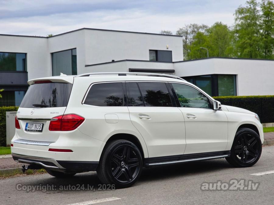 White Mercedes-Benz GL-Class 2015 in Tallinn, with an engine capacity of 3.00 L and mileage of 277 thousand km for 15990 €, photo 7 on AUTOMOTO.COM.LV