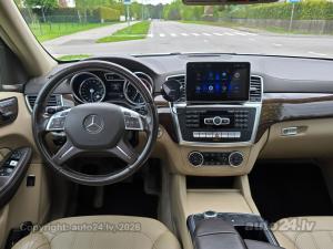 White Mercedes-Benz GL-Class 2015 in Tallinn, with an engine capacity of 3.00 L and mileage of 277 thousand km for 15990 €, photo 8 on AUTOMOTO.COM.LV