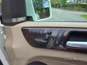 White Mercedes-Benz GL-Class 2015 in Tallinn, with an engine capacity of 3.00 L and mileage of 277 thousand km for 15990 €, photo 16 on AUTOMOTO.COM.LV