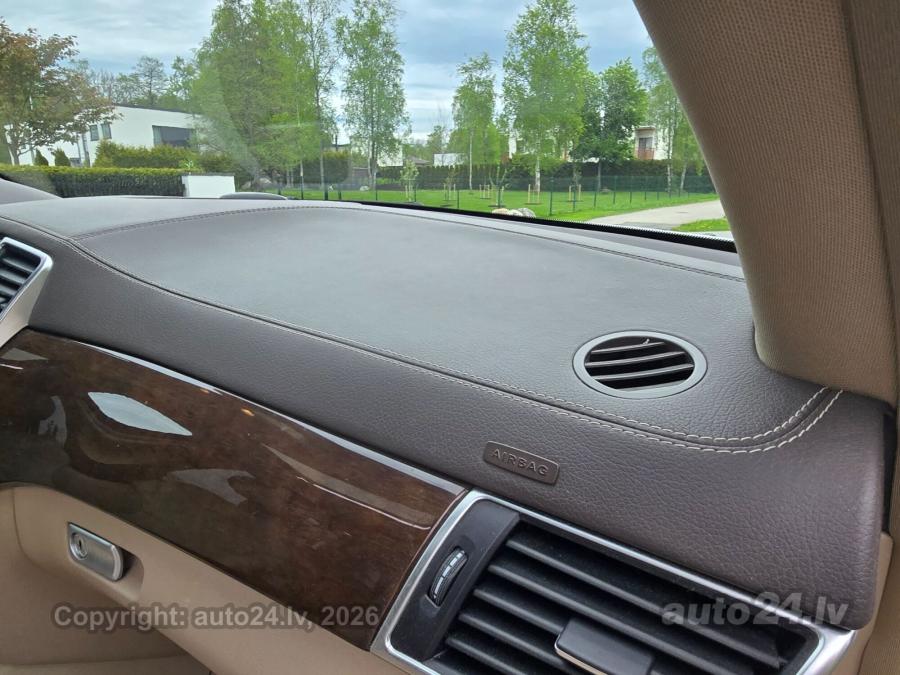 White Mercedes-Benz GL-Class 2015 in Tallinn, with an engine capacity of 3.00 L and mileage of 277 thousand km for 15990 €, photo 17 on AUTOMOTO.COM.LV