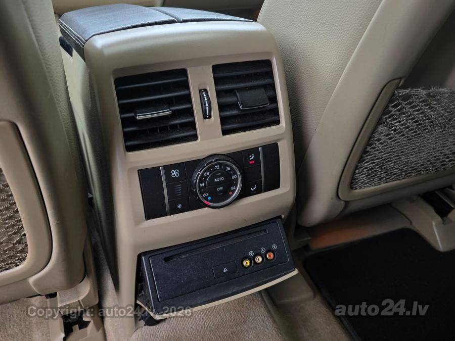 White Mercedes-Benz GL-Class 2015 in Tallinn, with an engine capacity of 3.00 L and mileage of 277 thousand km for 15990 €, photo 19 on AUTOMOTO.COM.LV