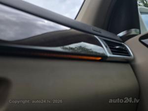 White Mercedes-Benz GL-Class 2015 in Tallinn, with an engine capacity of 3.00 L and mileage of 277 thousand km for 15990 €, photo 22 on AUTOMOTO.COM.LV