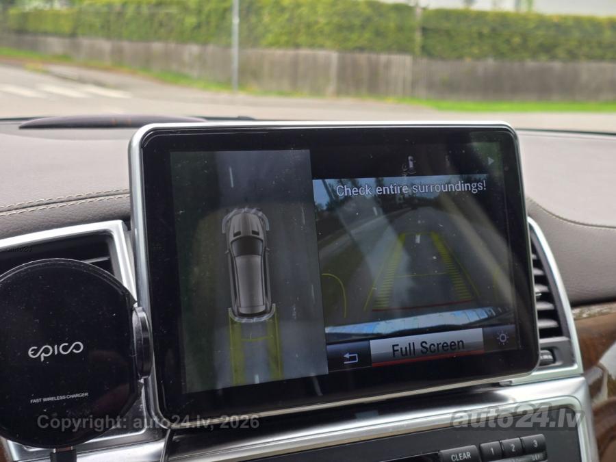 White Mercedes-Benz GL-Class 2015 in Tallinn, with an engine capacity of 3.00 L and mileage of 277 thousand km for 15990 €, photo 23 on AUTOMOTO.COM.LV