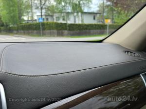 White Mercedes-Benz GL-Class 2015 in Tallinn, with an engine capacity of 3.00 L and mileage of 277 thousand km for 15990 €, photo 24 on AUTOMOTO.COM.LV