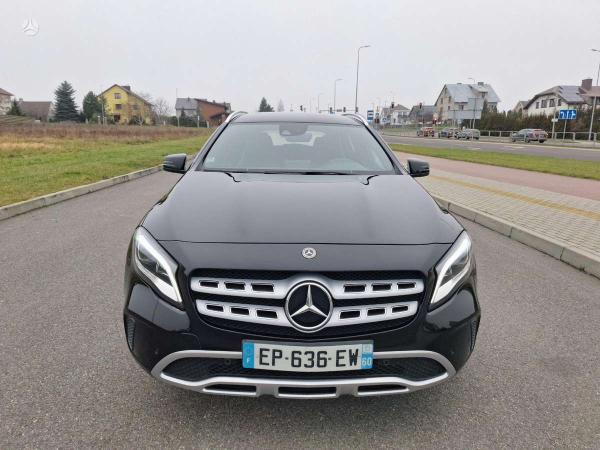 Melns Mercedes-Benz GLA 180 2017 Klaipėda, ar dzinēja tilpumu 1.46 L un nobraukumu 199 tūkst. km par 12600 €, foto 2 vietnē AUTOMOTO.COM.LV