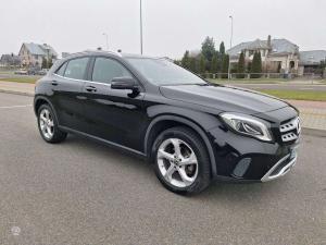Black Mercedes-Benz GLA 180 2017 in Klaipeda, with an engine capacity of 1.46 L and mileage of 199 thousand km for 12650 €, photo 4 on AUTOMOTO.COM.LV