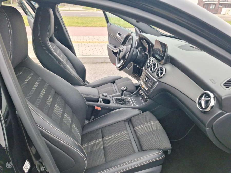 Black Mercedes-Benz GLA 180 2017 in Klaipeda, with an engine capacity of 1.46 L and mileage of 199 thousand km for 12650 €, photo 18 on AUTOMOTO.COM.LV