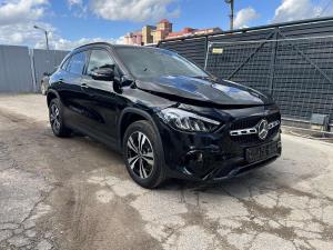 Мерседес ГЛА 180 2026 в Каунас на AUTOMOTO.COM.LV Черный Мерседес ГЛА 180 2026 в Каунас, объемом двигателя 1.33 л и пробегом 2 тыс. км за 19800 €, фото 1 на AUTOMOTO.COM.LV