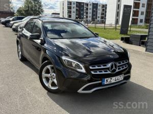 Melns Mercedes-Benz GLA 180 2017 Jelgava, ar dzinēja tilpumu 1.60 L un nobraukumu 100 tūkst. km par 15500 €, foto  vietnē AUTOMOTO.COM.LV