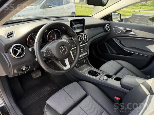 Black Mercedes-Benz GLA 180 2017 in Jelgava, with an engine capacity of 1.60 L and mileage of 100 thousand km for 15500 €, photo 7 on AUTOMOTO.COM.LV