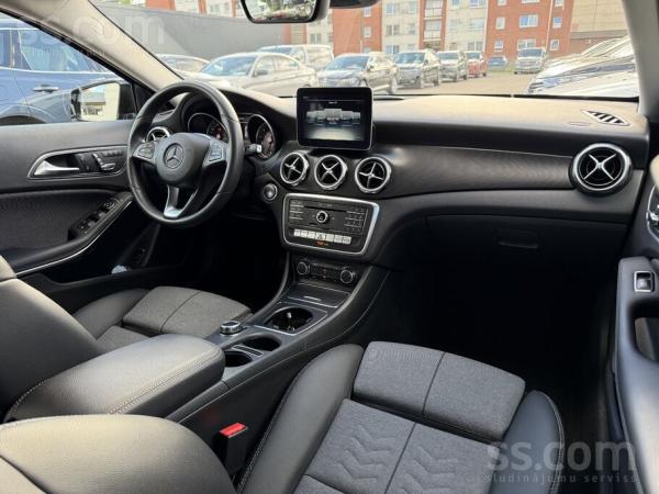 Black Mercedes-Benz GLA 180 2017 in Jelgava, with an engine capacity of 1.60 L and mileage of 100 thousand km for 15500 €, photo 9 on AUTOMOTO.COM.LV