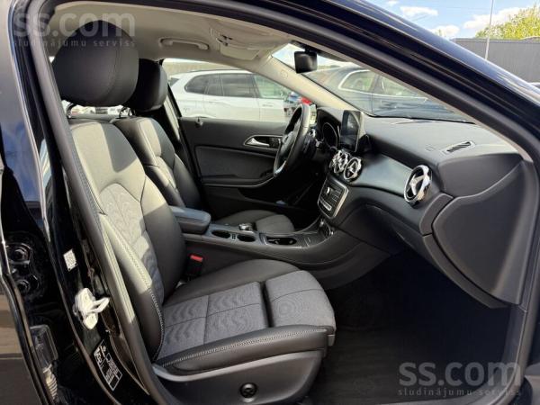 Black Mercedes-Benz GLA 180 2017 in Jelgava, with an engine capacity of 1.60 L and mileage of 100 thousand km for 15500 €, photo 10 on AUTOMOTO.COM.LV