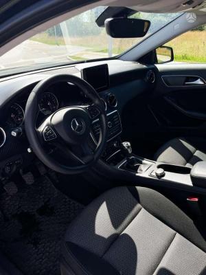 Black Mercedes-Benz GLA 180 2019 in Klaipeda, with an engine capacity of 1.60 L and mileage of 88 thousand km for 18000 €, photo 9 on AUTOMOTO.COM.LV