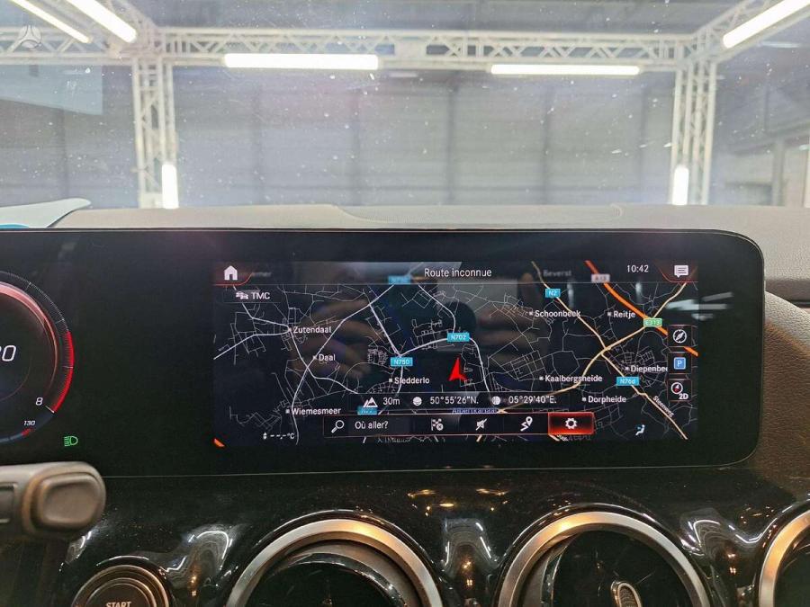 Grey Mercedes-Benz GLA 180 2022 in Vilnius, with an engine capacity of 1.33 L and mileage of 92 thousand km for 25350 €, photo 12 on AUTOMOTO.COM.LV