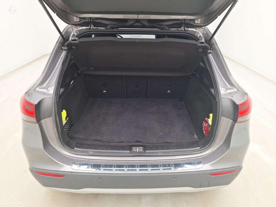 Grey Mercedes-Benz GLA 180 2022 in Vilnius, with an engine capacity of 1.33 L and mileage of 92 thousand km for 25350 €, photo 16 on AUTOMOTO.COM.LV