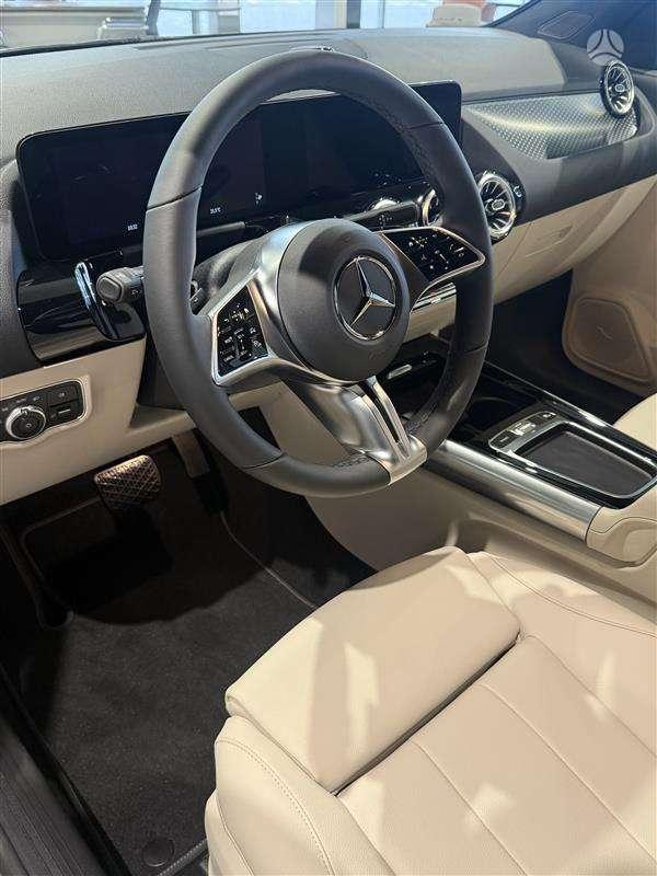 Мерседес ГЛА 180 2026 в Каунас на AUTOMOTO.COM.LV Серый Мерседес ГЛА 180 2026 в Каунас, объемом двигателя 1.33 л и пробегом 0 тыс. км за 44062 €, фото 8 на AUTOMOTO.COM.LV