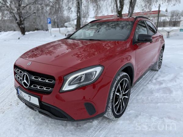 Red Mercedes-Benz GLA 180 2017 in Rezekne, with an engine capacity of 1.50 L and mileage of 135 thousand km for 15300 €, photo 1 on AUTOMOTO.COM.LV