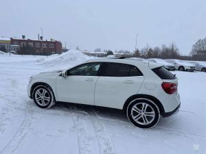 Balts Mercedes-Benz GLA 180 2016 Telšiai, ar dzinēja tilpumu 1.46 L un nobraukumu 172 tūkst. km par 11500 €, foto 4 vietnē AUTOMOTO.COM.LV
