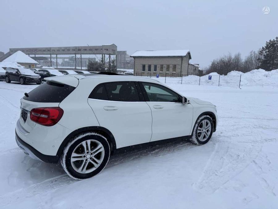 Balts Mercedes-Benz GLA 180 2016 Telšiai, ar dzinēja tilpumu 1.46 L un nobraukumu 172 tūkst. km par 11500 €, foto 8 vietnē AUTOMOTO.COM.LV