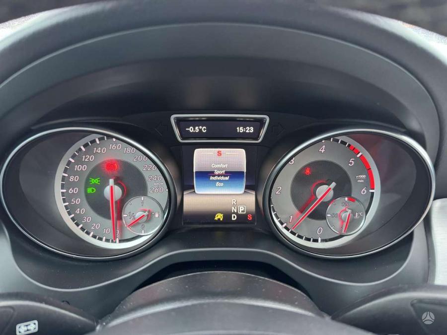 White Mercedes-Benz GLA 180 2016 in Telschi, with an engine capacity of 1.46 L and mileage of 172 thousand km for 11500 €, photo 40 on AUTOMOTO.COM.LV