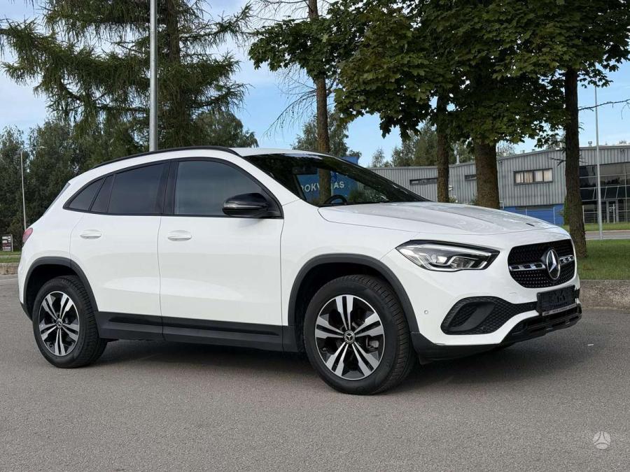 Balts Mercedes-Benz GLA 180 2020 Panevēža, ar dzinēja tilpumu 1.95 L un nobraukumu 149 tūkst. km par 18950 €, foto 10 vietnē AUTOMOTO.COM.LV