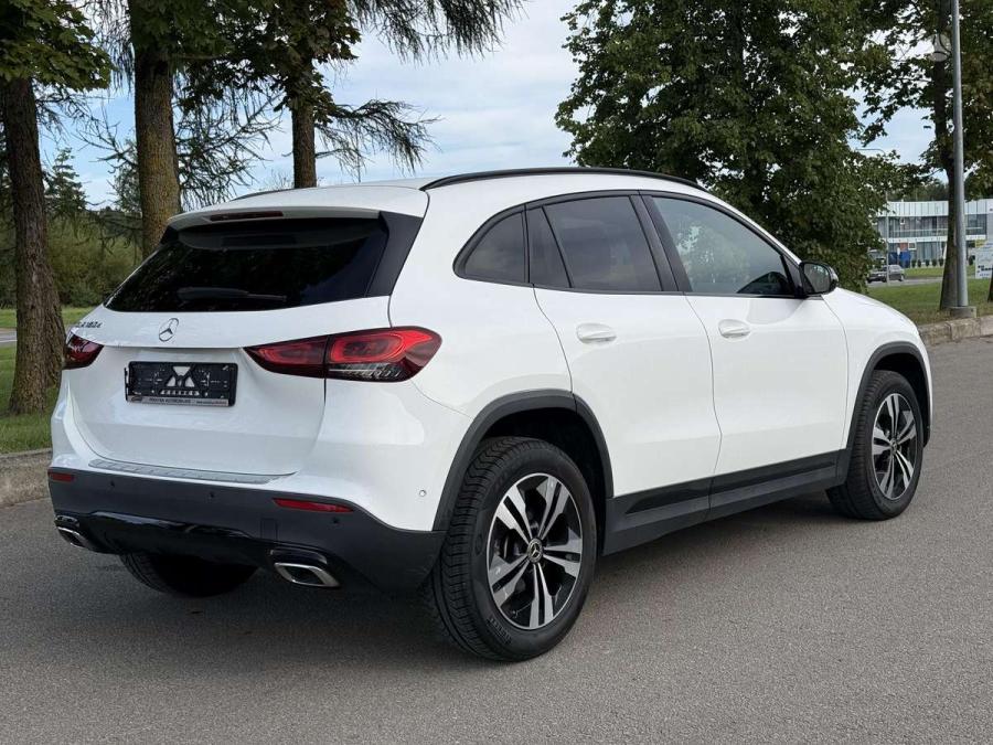 Balts Mercedes-Benz GLA 180 2020 Panevēža, ar dzinēja tilpumu 1.95 L un nobraukumu 149 tūkst. km par 18950 €, foto 14 vietnē AUTOMOTO.COM.LV