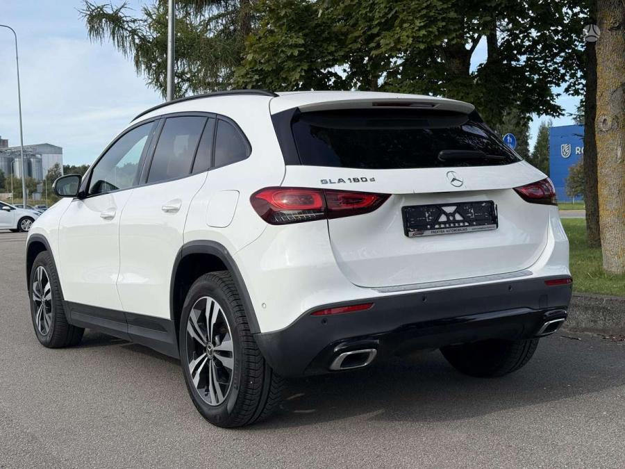 Balts Mercedes-Benz GLA 180 2020 Panevēža, ar dzinēja tilpumu 1.95 L un nobraukumu 149 tūkst. km par 18950 €, foto 18 vietnē AUTOMOTO.COM.LV