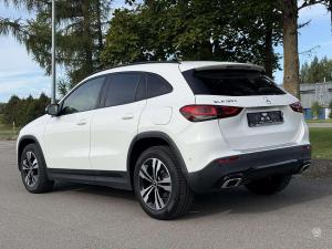 Balts Mercedes-Benz GLA 180 2020 Panevēža, ar dzinēja tilpumu 1.95 L un nobraukumu 149 tūkst. km par 18950 €, foto 19 vietnē AUTOMOTO.COM.LV