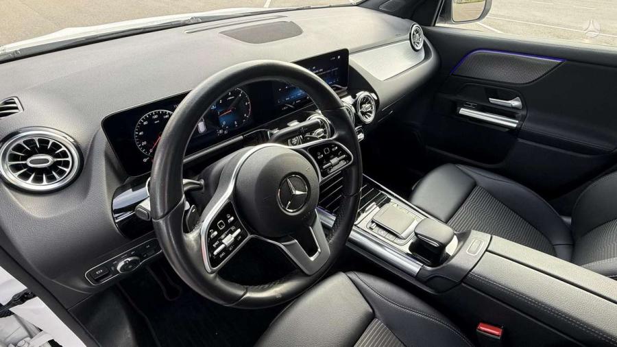 Balts Mercedes-Benz GLA 180 2020 Panevēža, ar dzinēja tilpumu 1.95 L un nobraukumu 149 tūkst. km par 18950 €, foto 24 vietnē AUTOMOTO.COM.LV