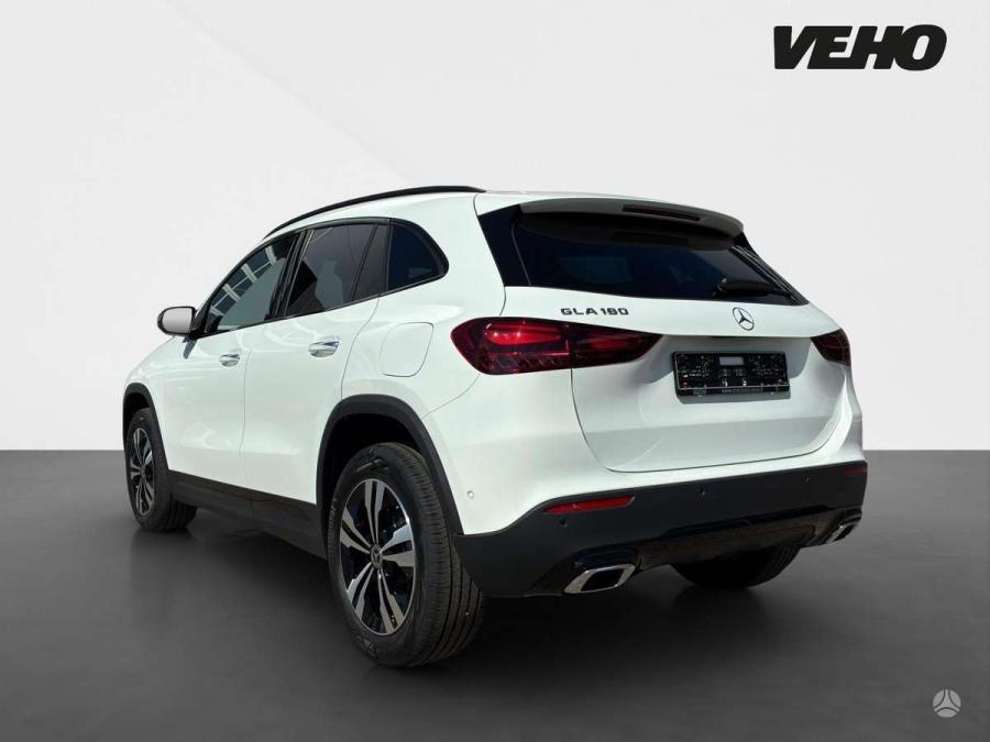 White Mercedes-Benz GLA 180 2026 in Vilnius, with an engine capacity of 1.33 L and mileage of 0 thousand km for 44201 €, photo 4 on AUTOMOTO.COM.LV