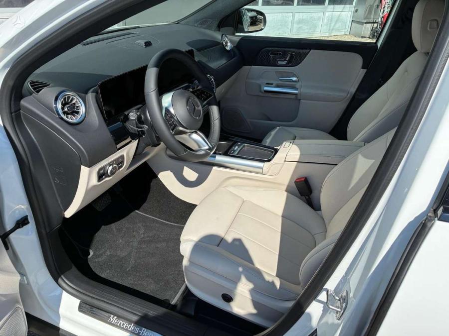 White Mercedes-Benz GLA 180 2026 in Vilnius, with an engine capacity of 1.33 L and mileage of 0 thousand km for 44201 €, photo 13 on AUTOMOTO.COM.LV