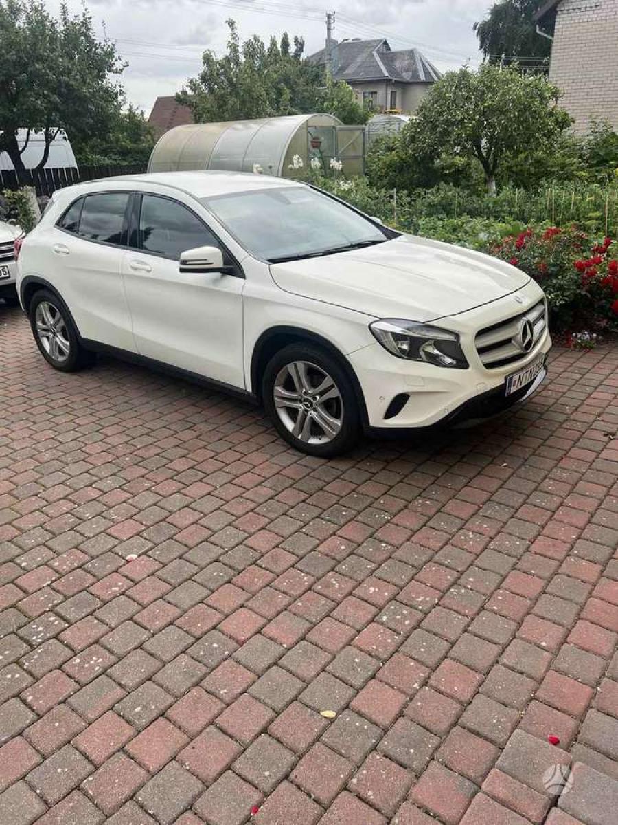 Balts Mercedes-Benz GLA 180 2017 Kauņa, ar dzinēja tilpumu 1.60 L un nobraukumu 122 tūkst. km par 10500 €, foto 3 vietnē AUTOMOTO.COM.LV