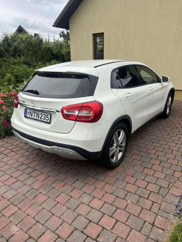 Balts Mercedes-Benz GLA 180 2017 Kauņa, ar dzinēja tilpumu 1.60 L un nobraukumu 122 tūkst. km par 10500 €, foto 4 vietnē AUTOMOTO.COM.LV