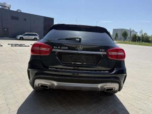 Black Mercedes-Benz GLA 200 2014 in Siauliai, with an engine capacity of 2.14 L and mileage of 234 thousand km for 9900 €, photo 7 on AUTOMOTO.COM.LV