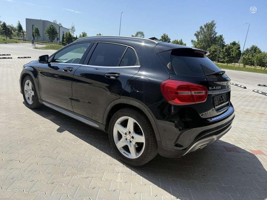 Black Mercedes-Benz GLA 200 2014 in Siauliai, with an engine capacity of 2.14 L and mileage of 234 thousand km for 9900 €, photo 8 on AUTOMOTO.COM.LV