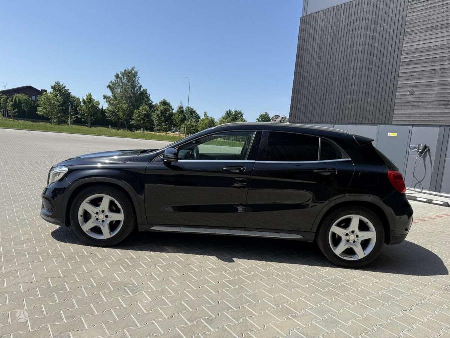 Black Mercedes-Benz GLA 200 2014 in Siauliai, with an engine capacity of 2.14 L and mileage of 234 thousand km for 9900 €, photo 9 on AUTOMOTO.COM.LV