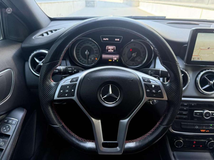Black Mercedes-Benz GLA 200 2014 in Siauliai, with an engine capacity of 2.14 L and mileage of 234 thousand km for 9900 €, photo 15 on AUTOMOTO.COM.LV