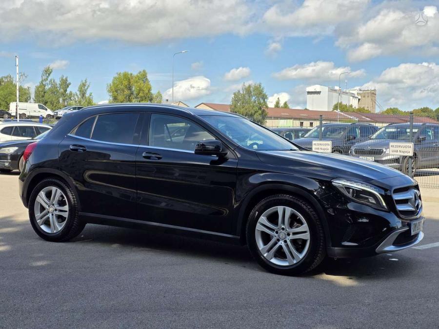Black Mercedes-Benz GLA 200 2014 in Taurage, with an engine capacity of 2.14 L and mileage of 168 thousand km for 10900 €, photo 4 on AUTOMOTO.COM.LV