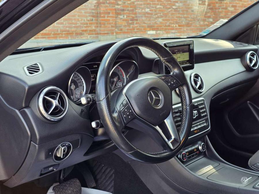 Black Mercedes-Benz GLA 200 2014 in Taurage, with an engine capacity of 2.14 L and mileage of 168 thousand km for 10900 €, photo 20 on AUTOMOTO.COM.LV
