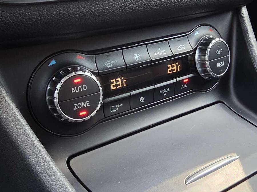 Black Mercedes-Benz GLA 200 2014 in Taurage, with an engine capacity of 2.14 L and mileage of 168 thousand km for 10900 €, photo 24 on AUTOMOTO.COM.LV