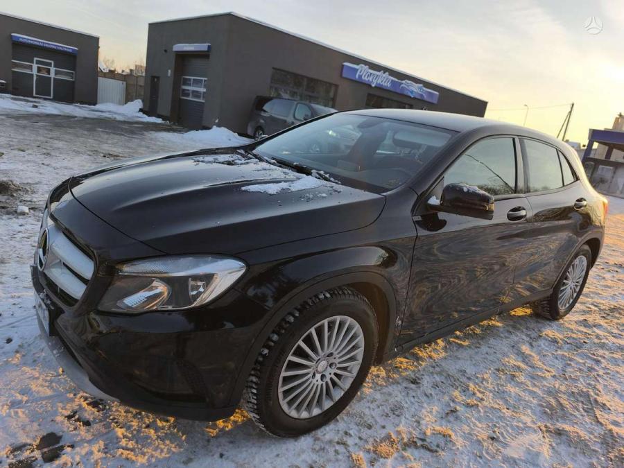 Melns Mercedes-Benz GLA 200 2015 Tauragė, ar dzinēja tilpumu 2.14 L un nobraukumu 215 tūkst. km par 9800 €, foto 2 vietnē AUTOMOTO.COM.LV